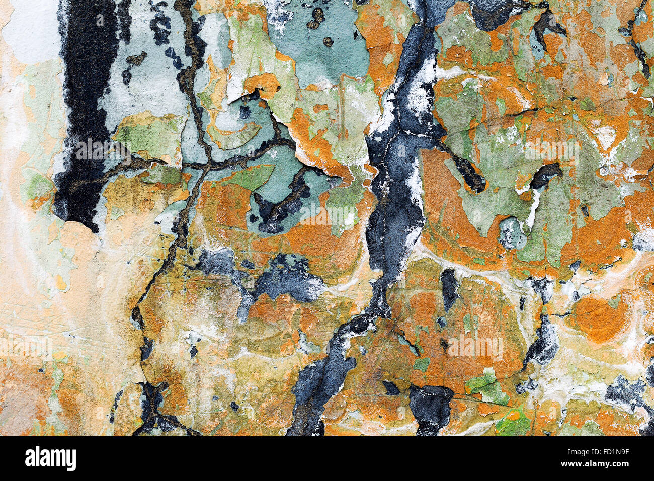 Dirty concrete wall with streaks of water hi-res stock photography and ...