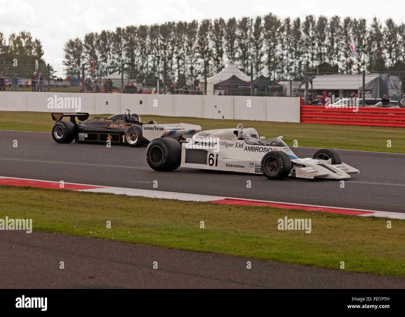 A Shadow DN8 racing against a Lotus 91/5 during the FIA Masters ...