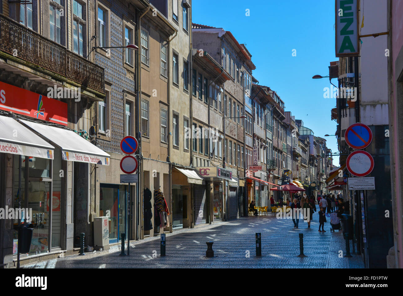 Oporto port sign hi-res stock photography and images - Alamy