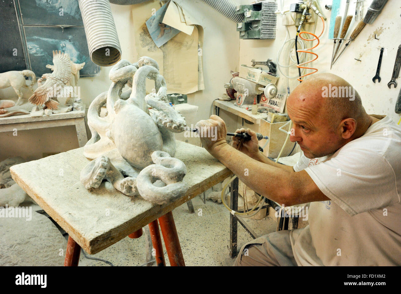 Alabaster workshops volterra hi-res stock photography and images - Alamy