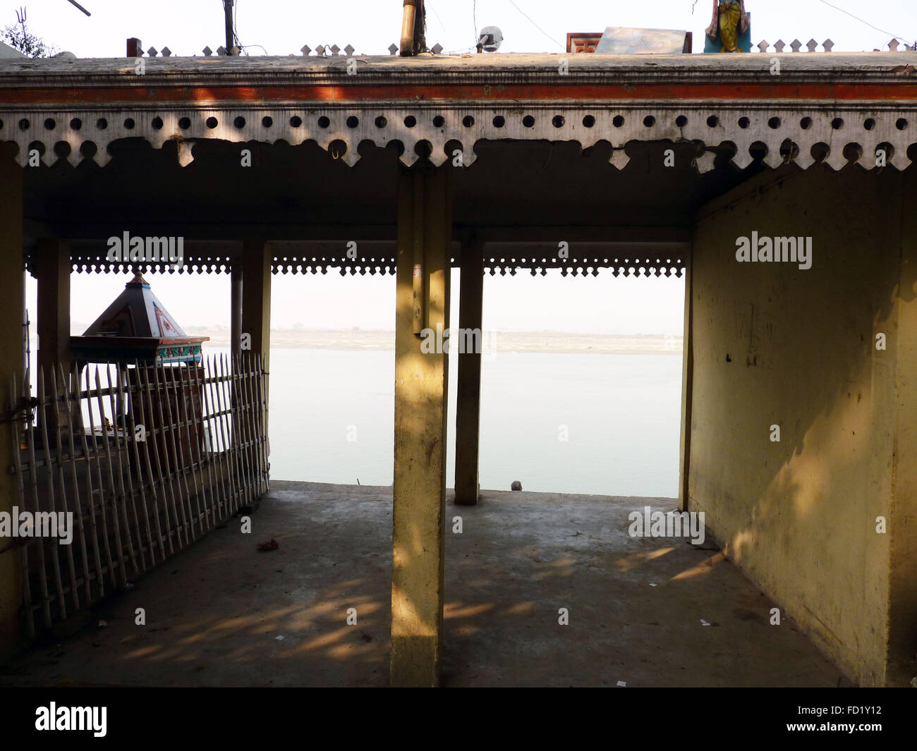 View of the Ganges from a ghat gate in Patna, India Stock Photo - Alamy