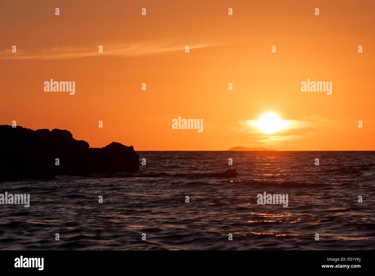 Sun island sea hi-res stock photography and images - Alamy
