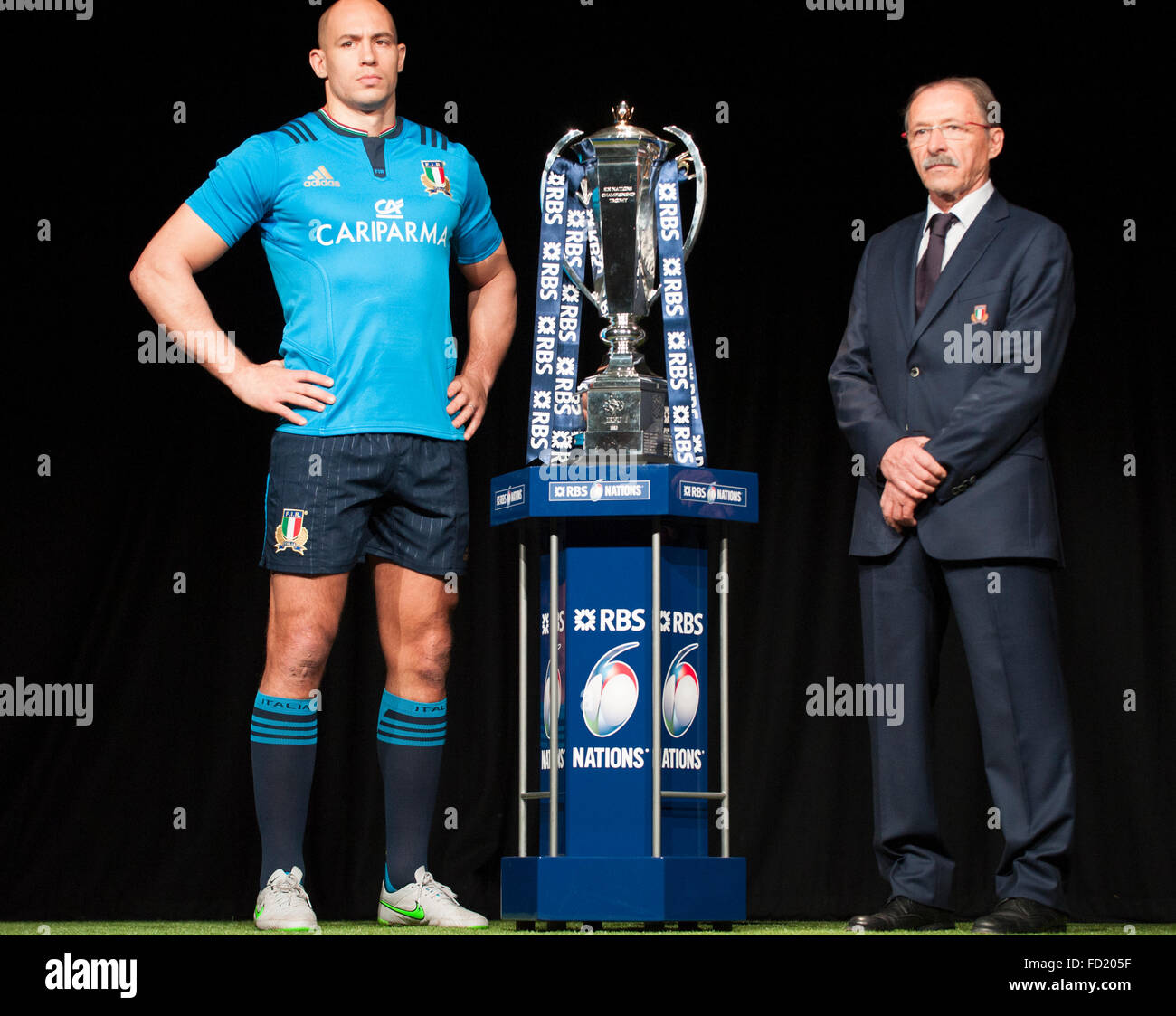 Italy rugby team captain hi-res stock photography and images - Alamy