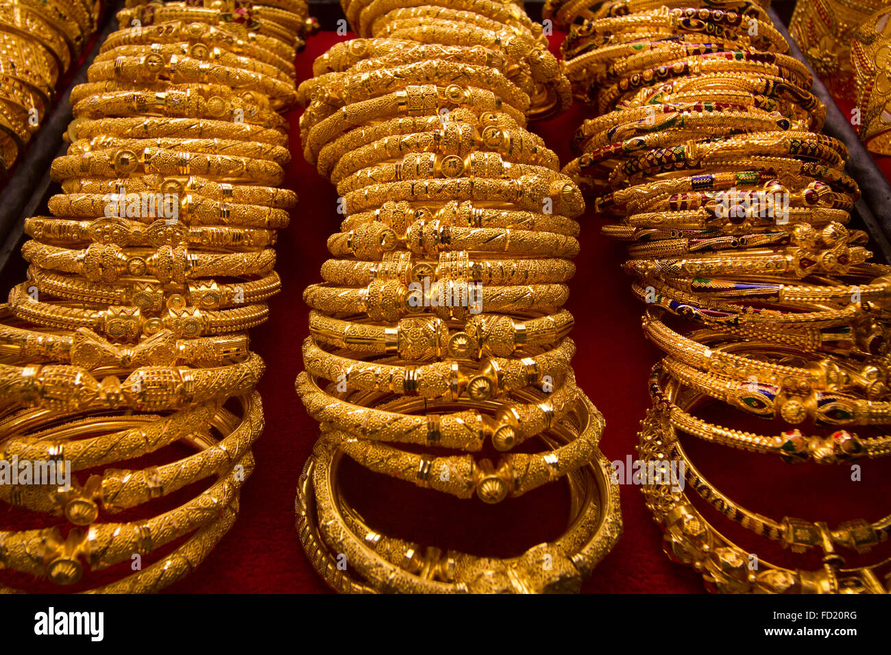 Gold souq bahrain hi-res stock photography and images - Alamy