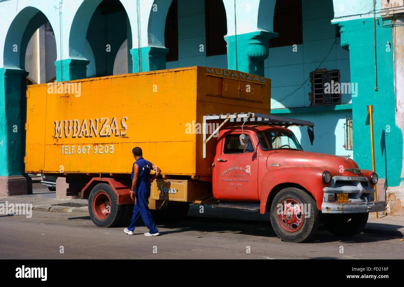 Truck lorry street old cuba cuban architecture hi-res stock photography ...