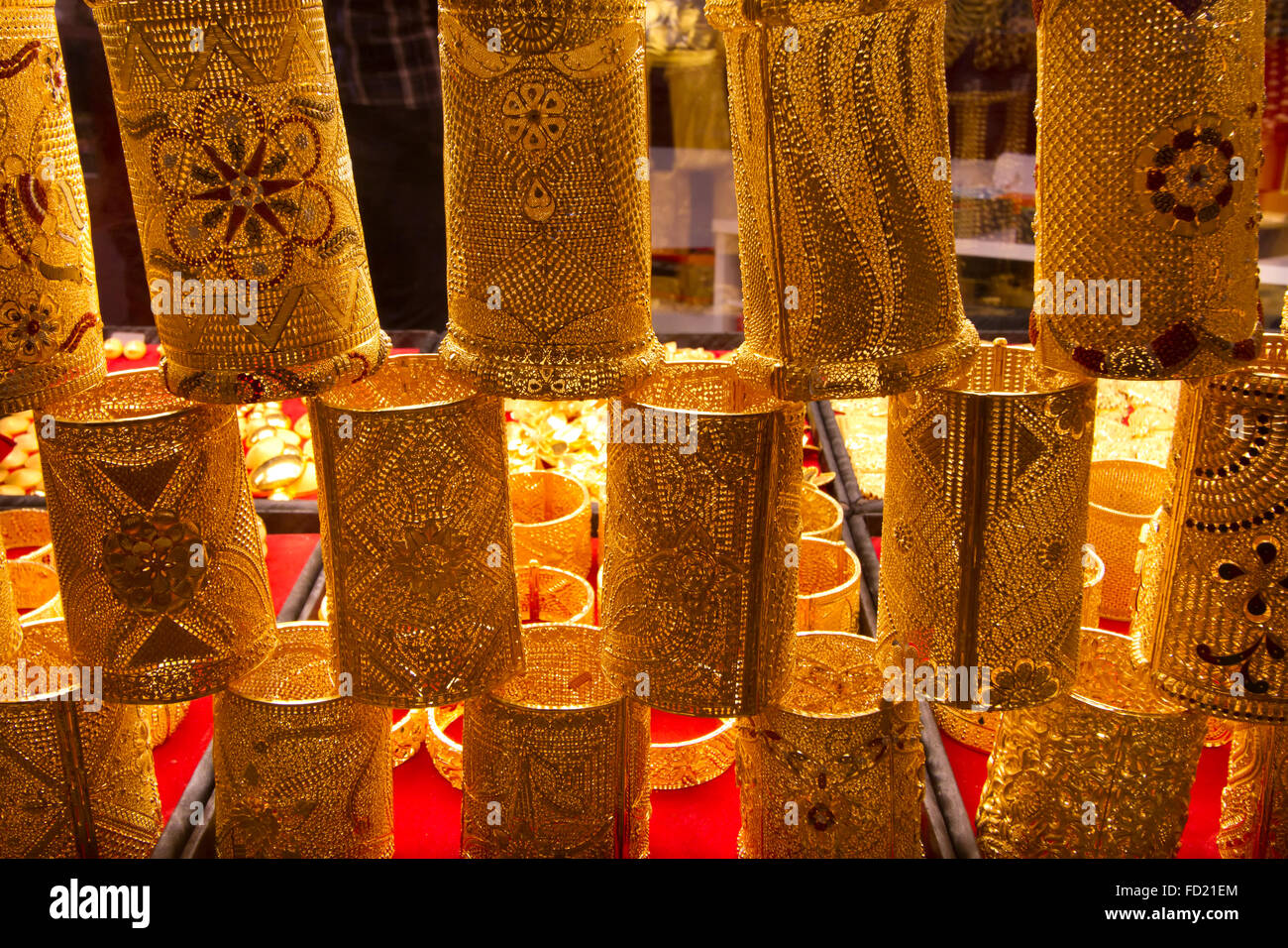 Gold souq bahrain hi-res stock photography and images - Alamy