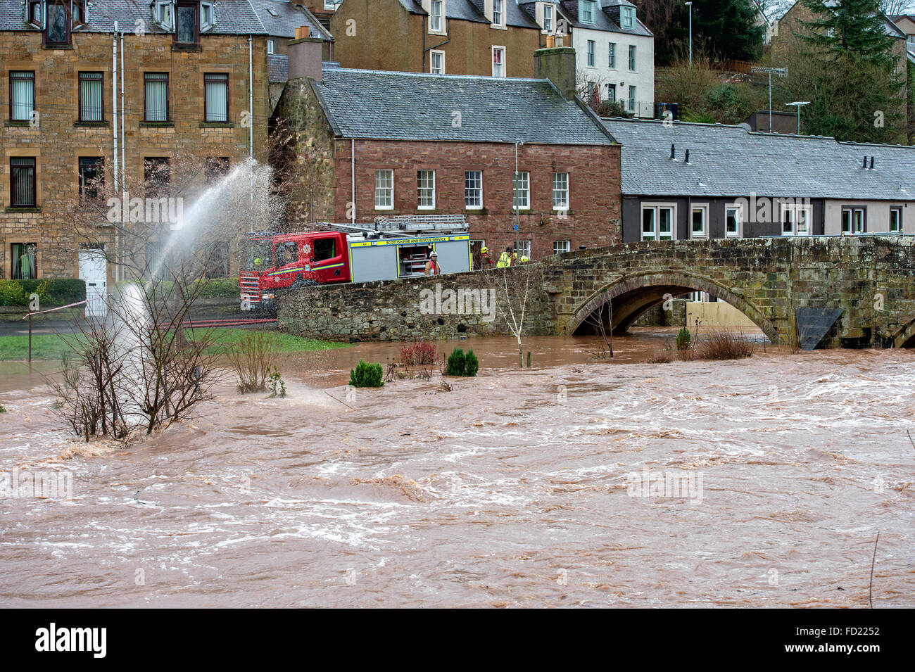 Jedburgh, A68, UK. 27.Jan.2016. Flooding in Jedburgh Caption: Fire ...