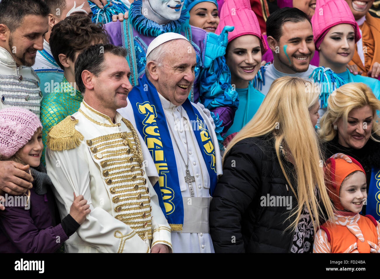 Vatican City, Vatican. 27th Jan, 2016. Pope Francis greets circus ...