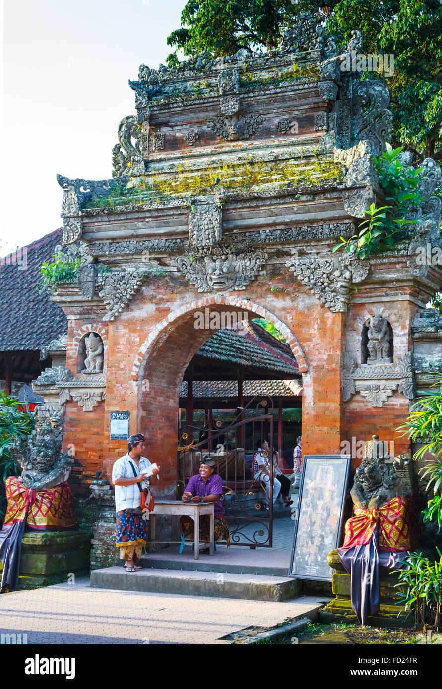 Ubud palace hi-res stock photography and images - Alamy