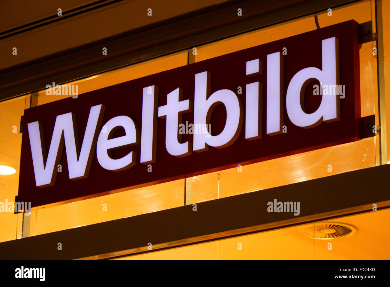 Weltbild logo hi-res stock photography and images - Alamy