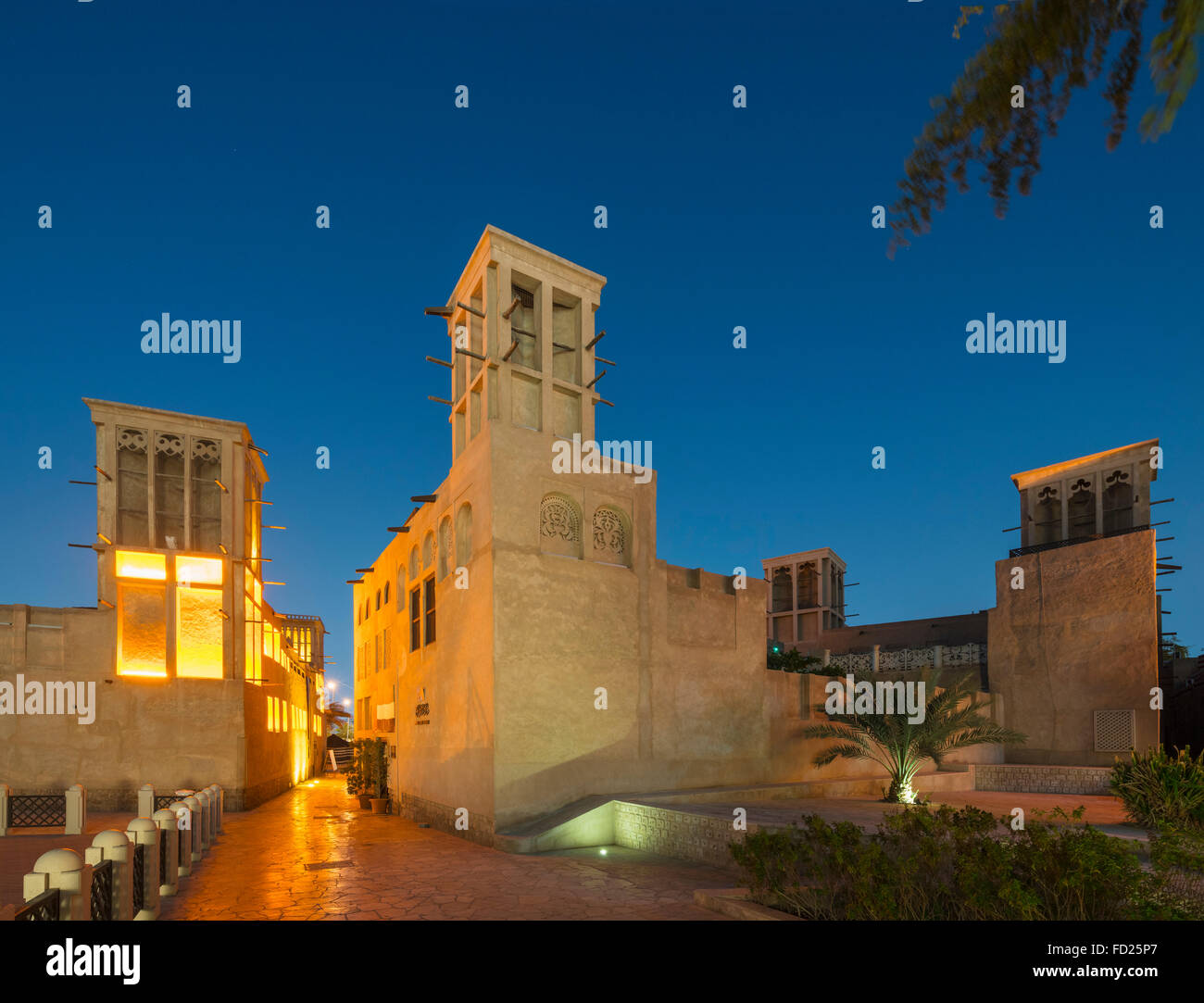 Heritage buildings dubai hi-res stock photography and images - Alamy
