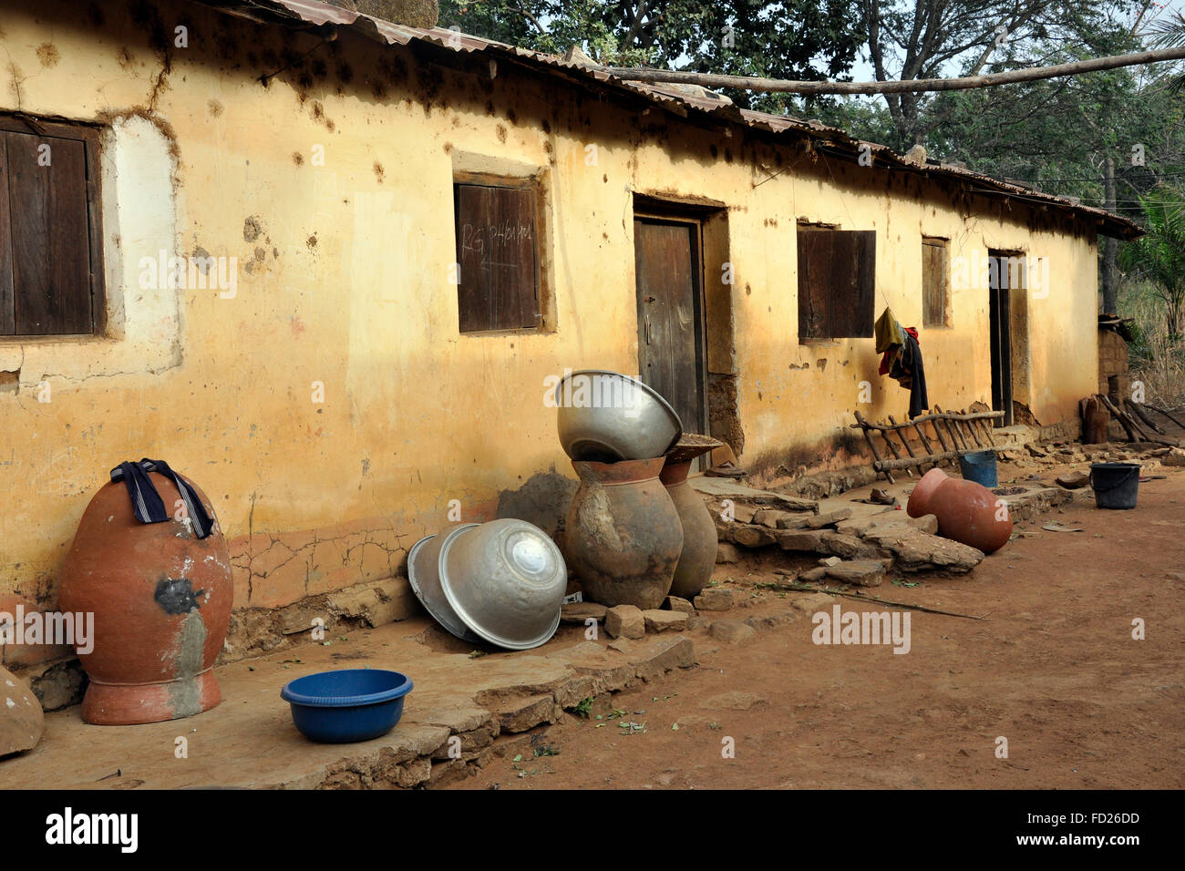 Togo africa house hi-res stock photography and images - Alamy