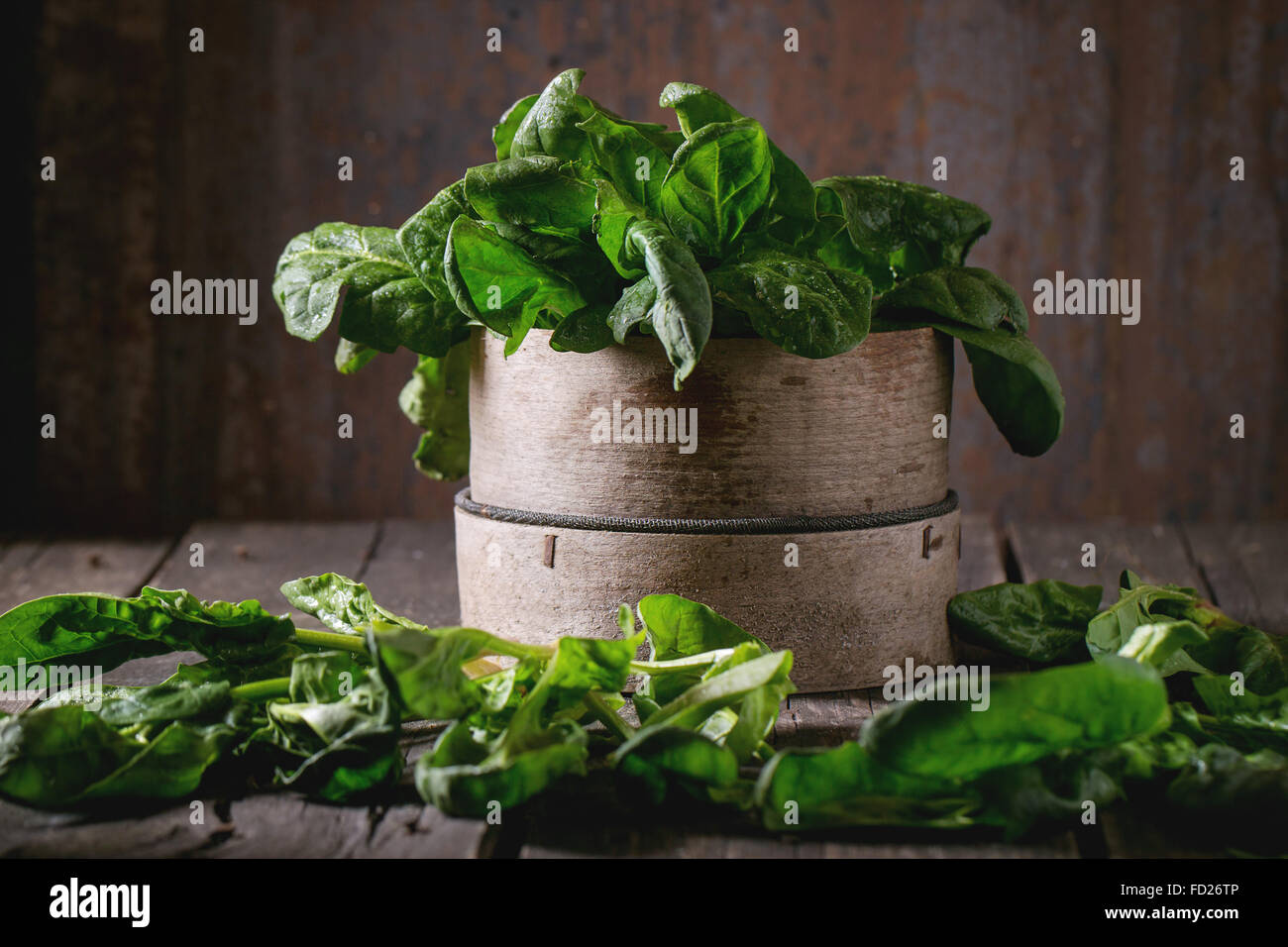 Bunch of fresh spinach Stock Photo - Alamy