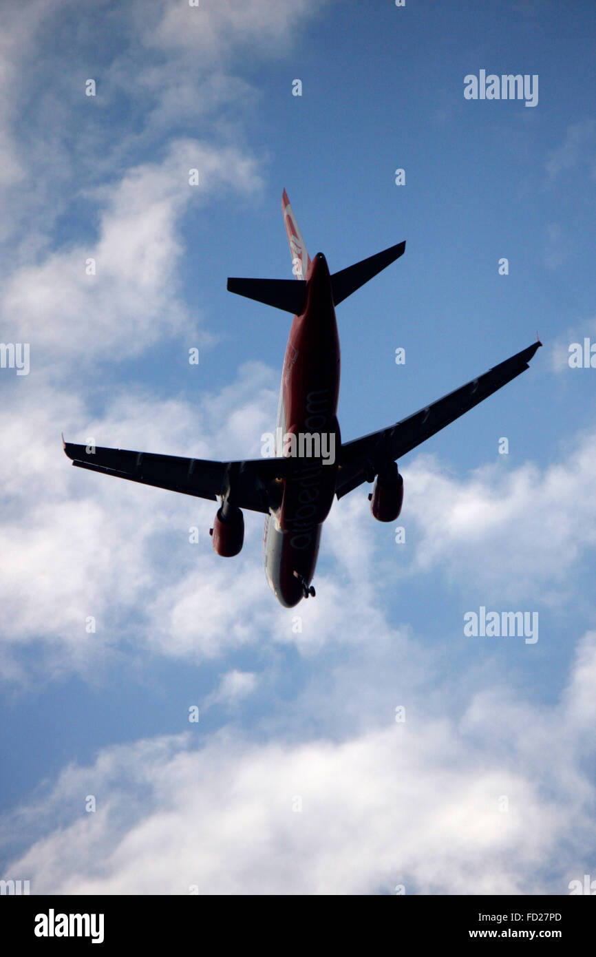 Flugzeug ueber Berlin Stock Photo - Alamy