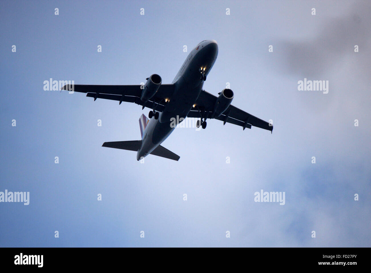 Flugzeug ueber Berlin Stock Photo - Alamy