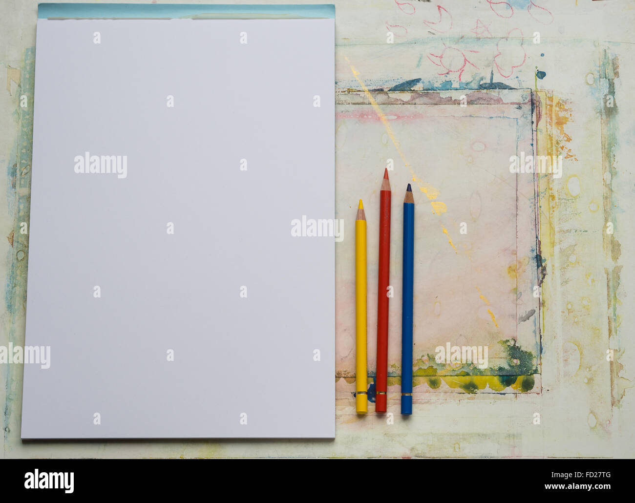 Red blue colored pencils hi-res stock photography and images - Alamy