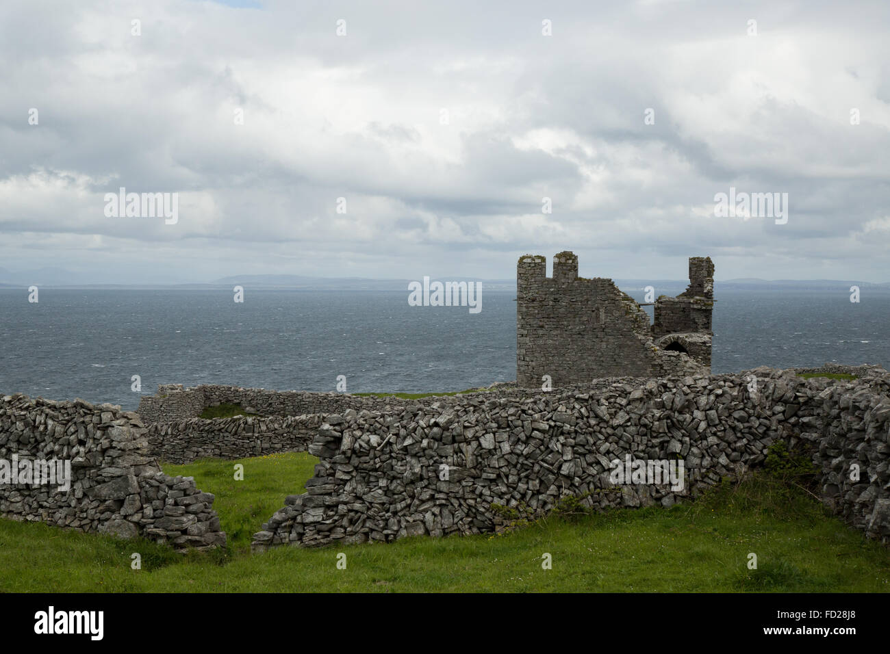 O'Brien's castle on Inisheer, Ireland Stock Photo - Alamy