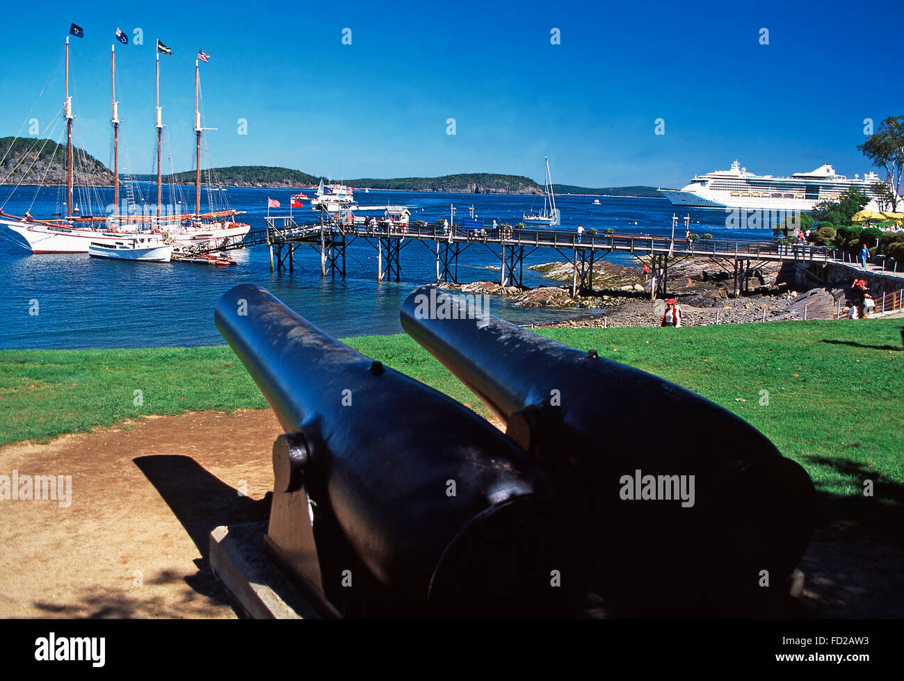 Tall ship bar harbor hi-res stock photography and images - Alamy