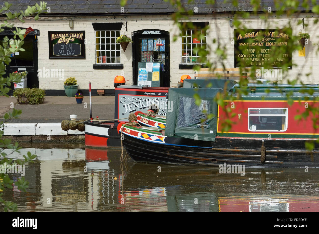 The barge tearooms hi-res stock photography and images - Alamy