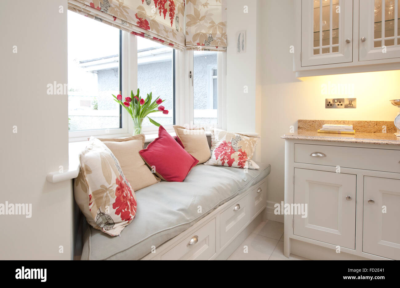 Kitchen cabinet handles hi-res stock photography and images - Alamy