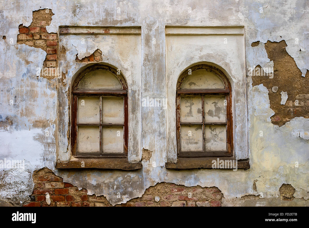 Abandoned medieval manor hi-res stock photography and images - Alamy