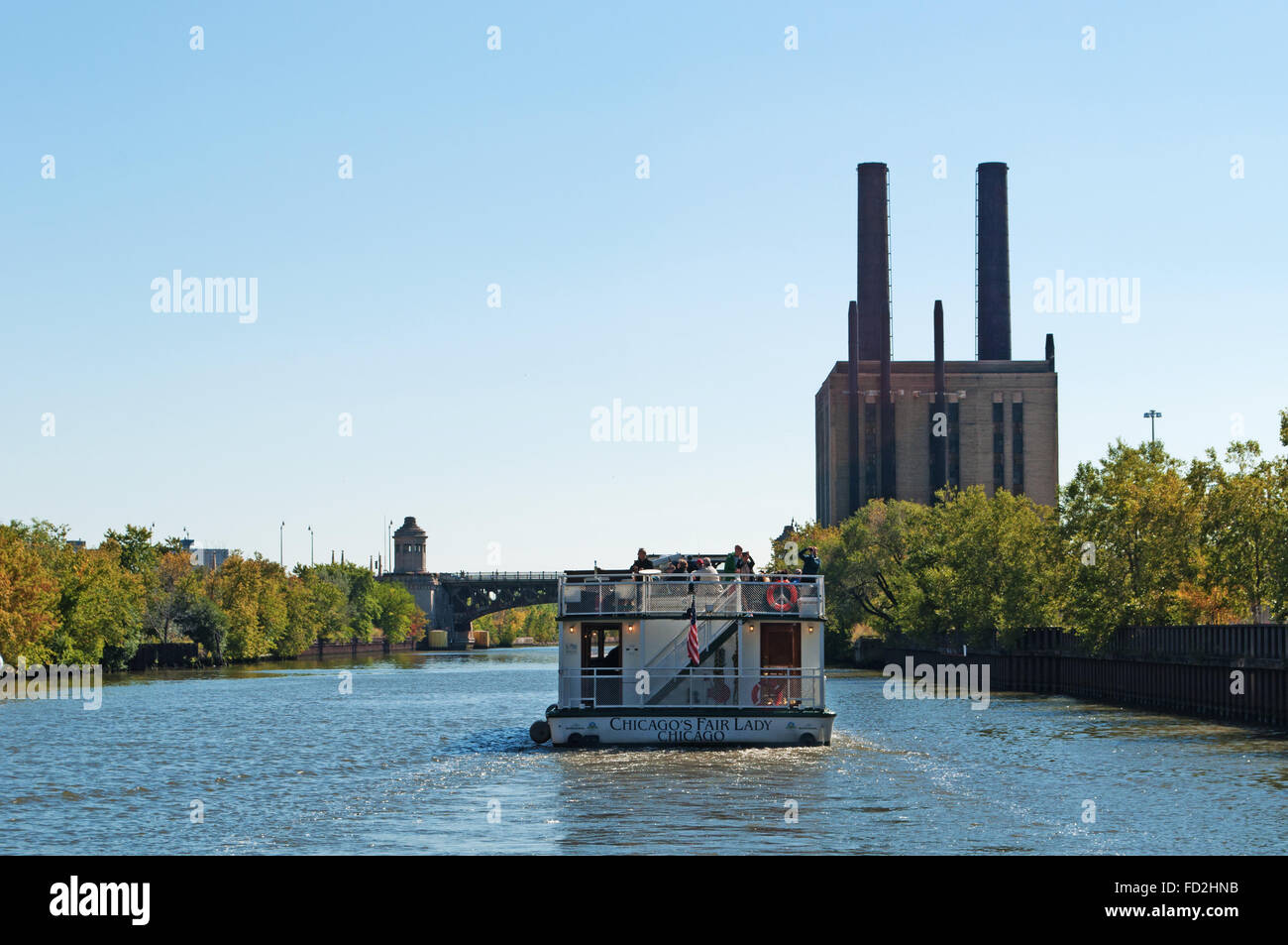 Chicago: canal cruise on Chicago River and Chicago's Fair Lady boat ...