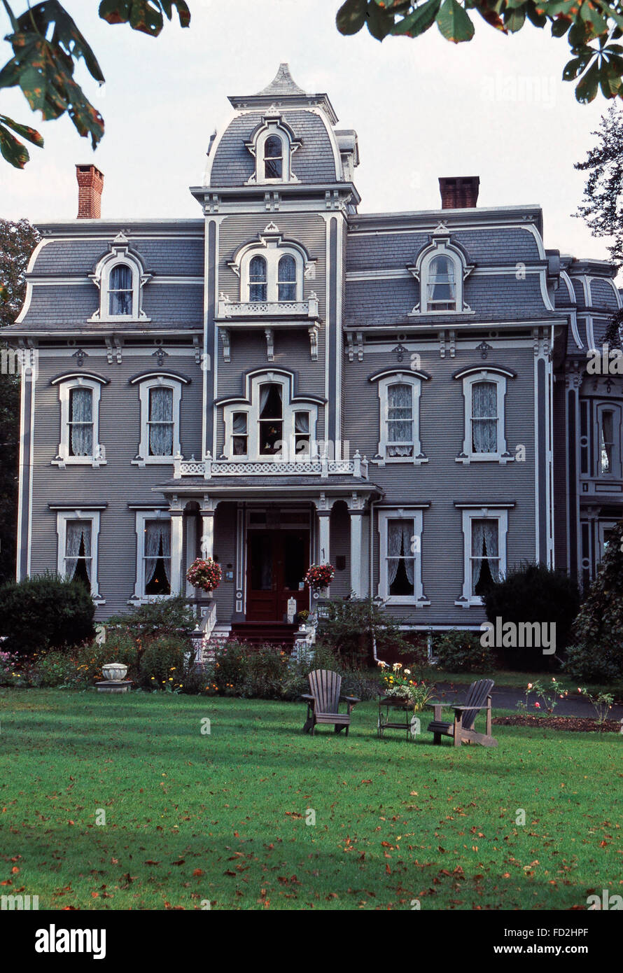 Victorian queen anne style hi-res stock photography and images - Alamy