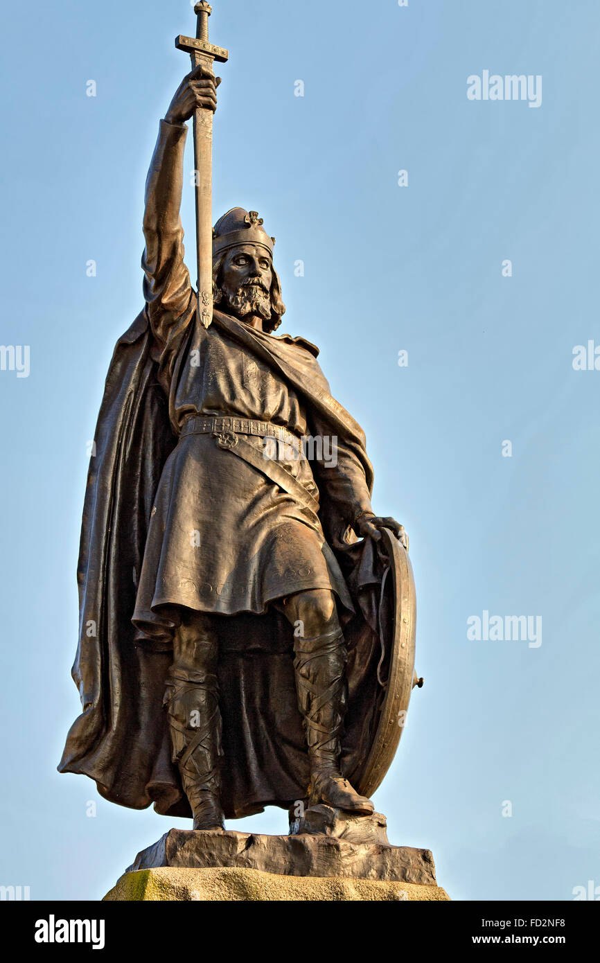 King alfred statue uk england hi-res stock photography and images - Alamy
