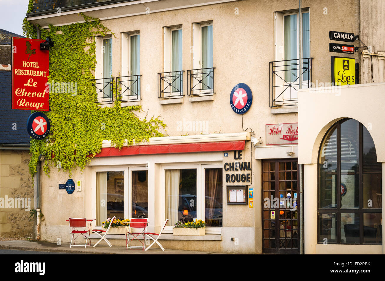 Cheval rouge hi-res stock photography and images - Alamy