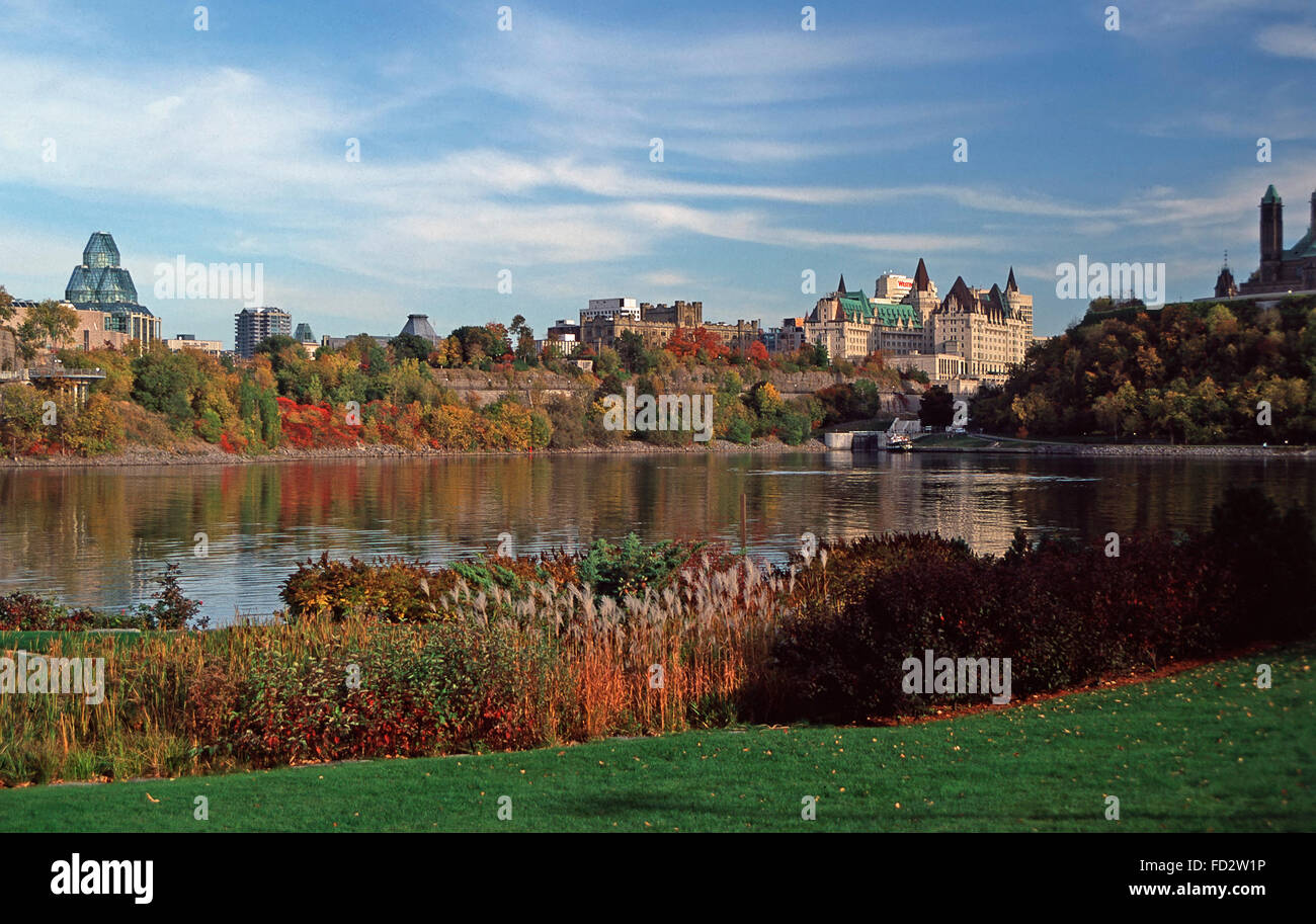 Skyline ottawa hi-res stock photography and images - Alamy