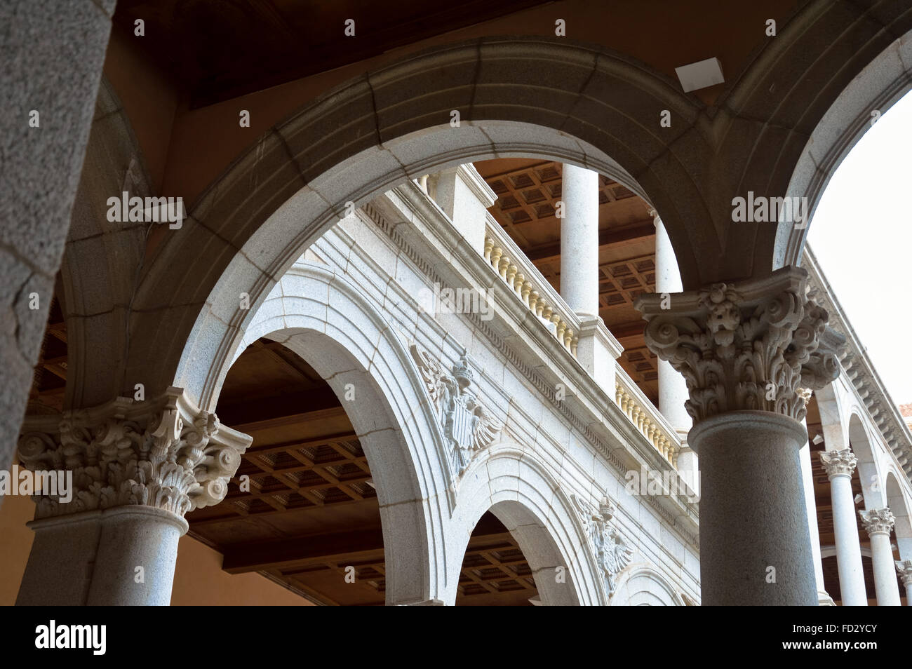 Building arcs hi-res stock photography and images - Alamy