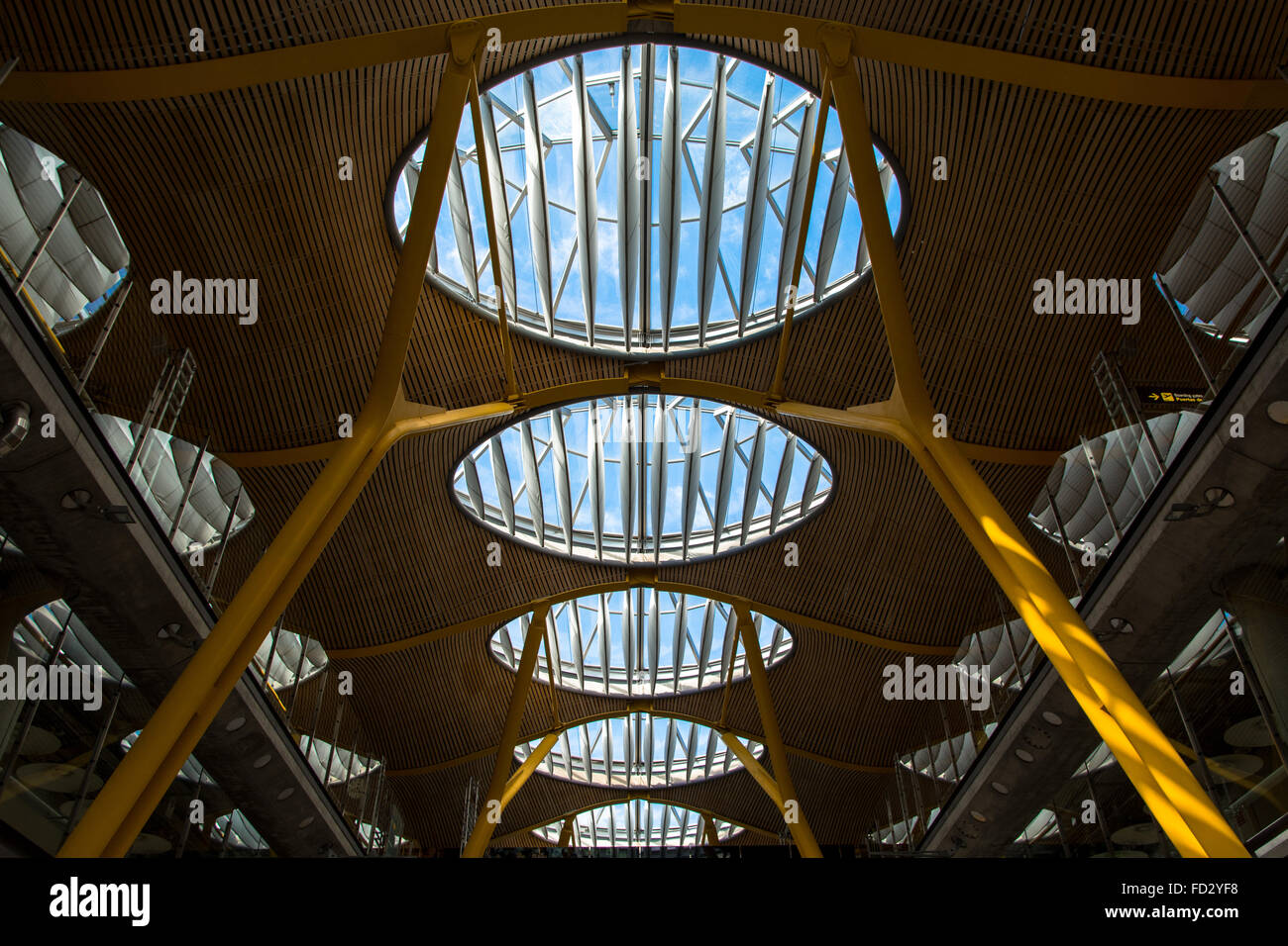 Airport ceiling hi-res stock photography and images - Alamy