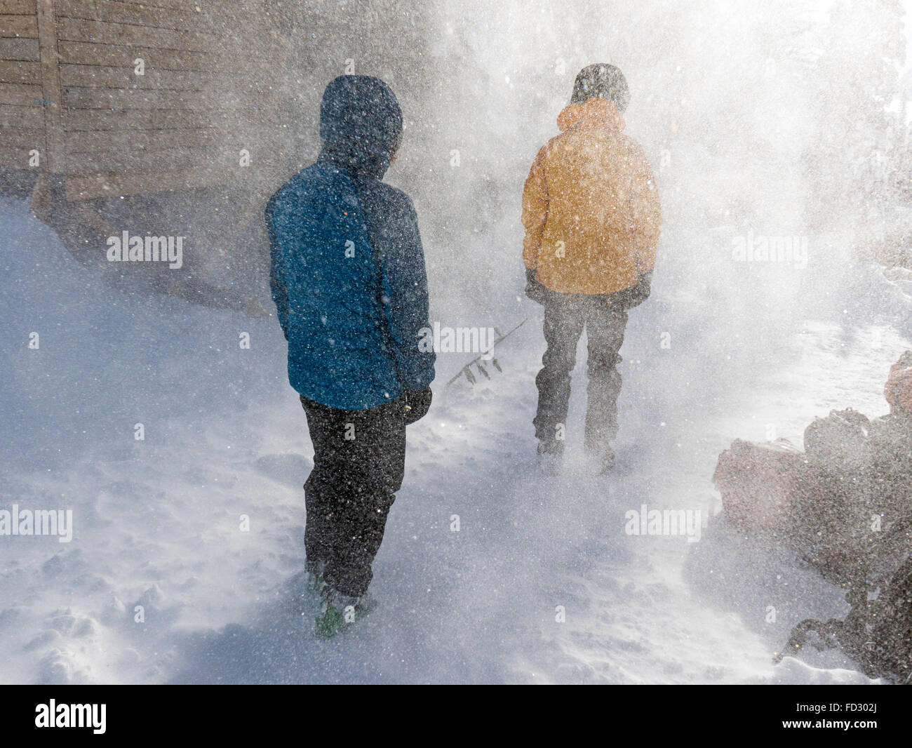 Incoming airplane hi-res stock photography and images - Alamy