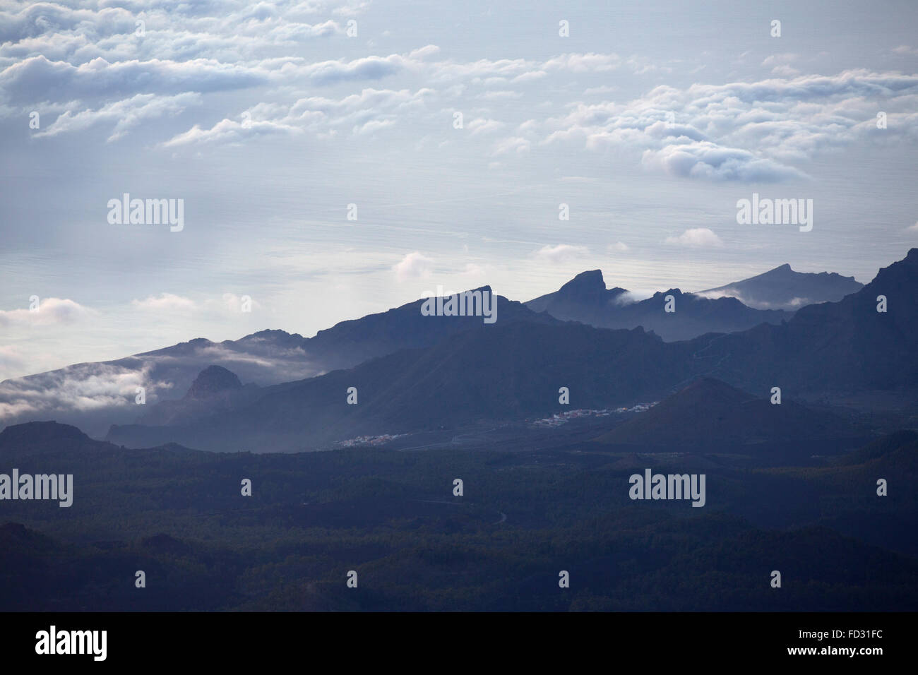 Undulating mountains hi-res stock photography and images - Alamy