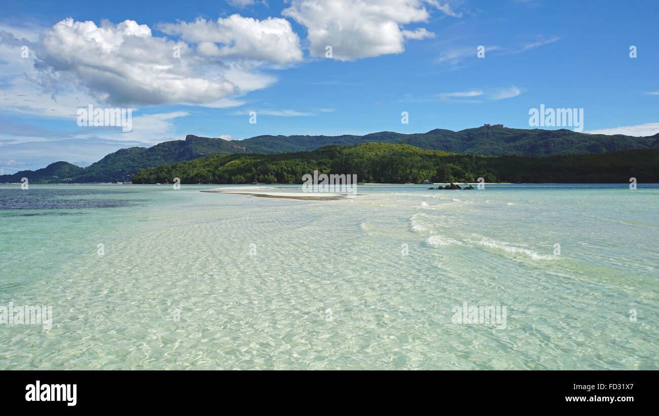 waves touching sandbar in the indian ocean Stock Photo - Alamy