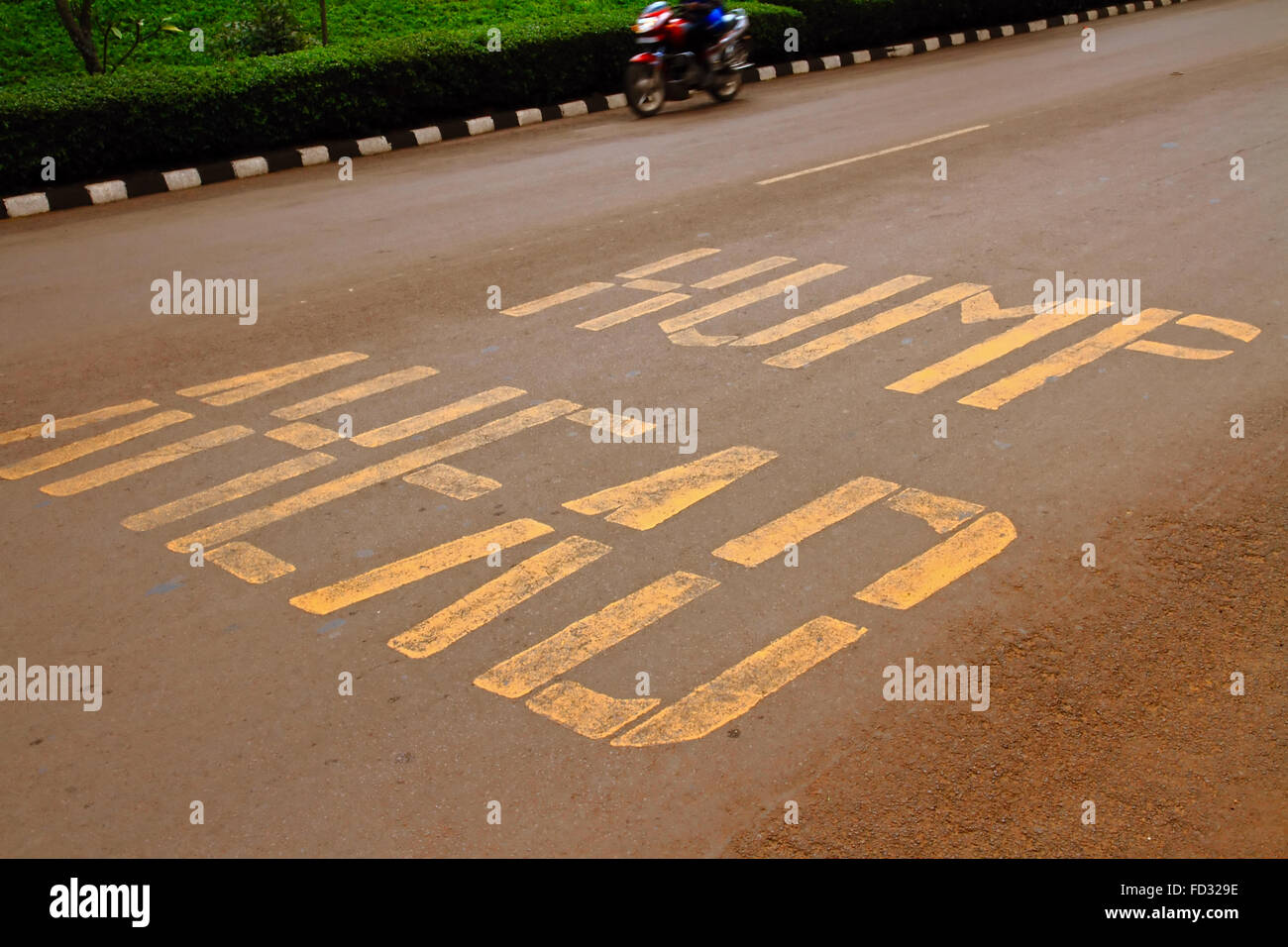 Hump road sign hi-res stock photography and images - Alamy