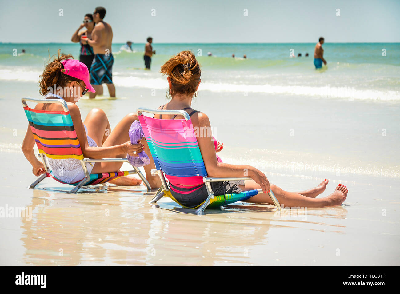 Short women hi-res stock photography and images - Alamy