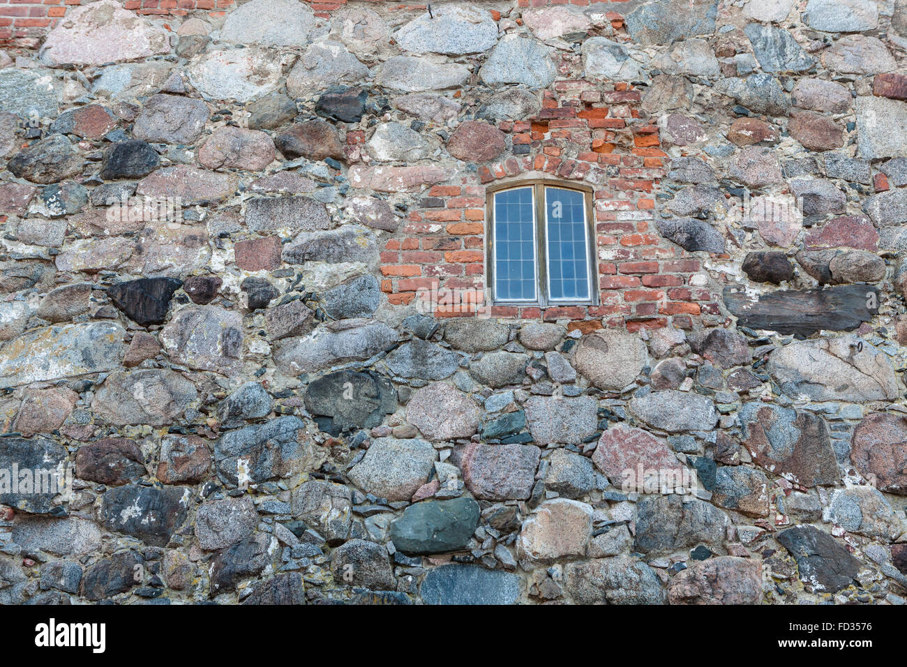 Castle wall window hi-res stock photography and images - Alamy
