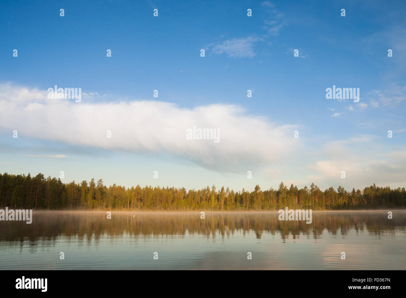 Lakeside landscape hi-res stock photography and images - Alamy