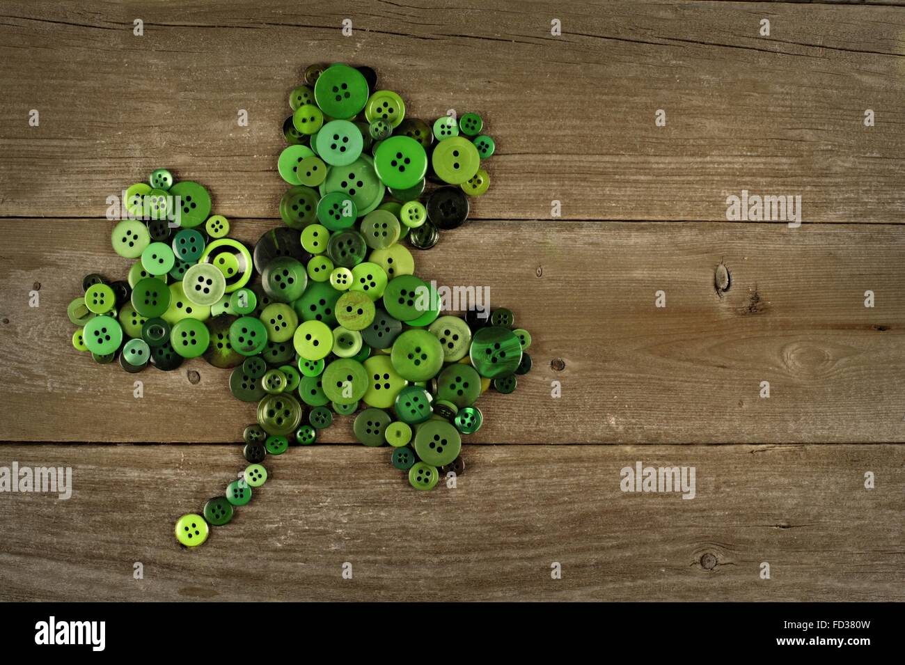Single leaf shamrock hi-res stock photography and images - Alamy