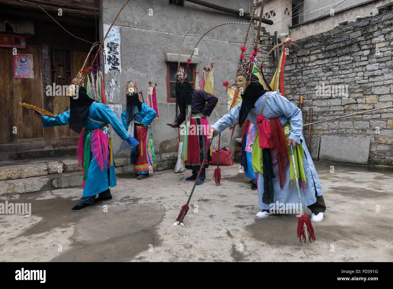 Old Han Ground Opera performance in a rainy courtyard #1, Liuguan Old ...