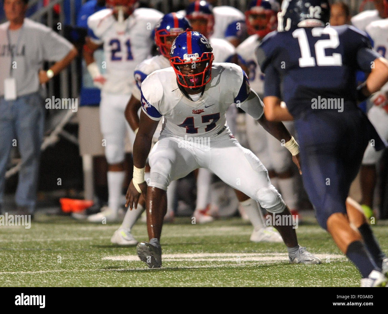 Los Angeles, CA 9/25/15.Gardena Serra Cavaliers defensive lineman (47 ...