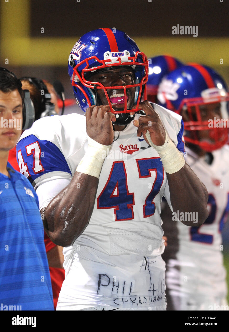 Los Angeles, CA 9/25/15.Gardena Serra Cavaliers defensive lineman (47 ...