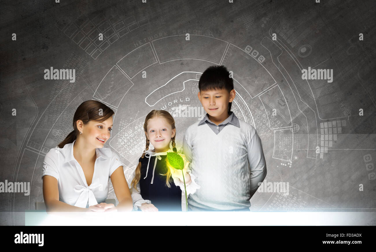 Teacher young children tests hi-res stock photography and images - Alamy