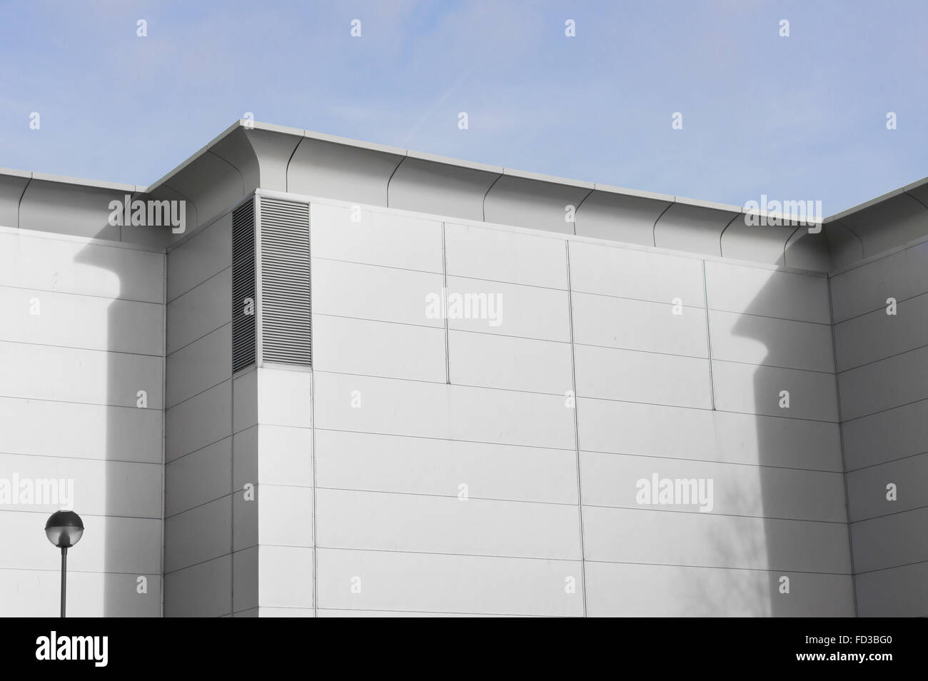 Modern building exterior hi-res stock photography and images - Alamy