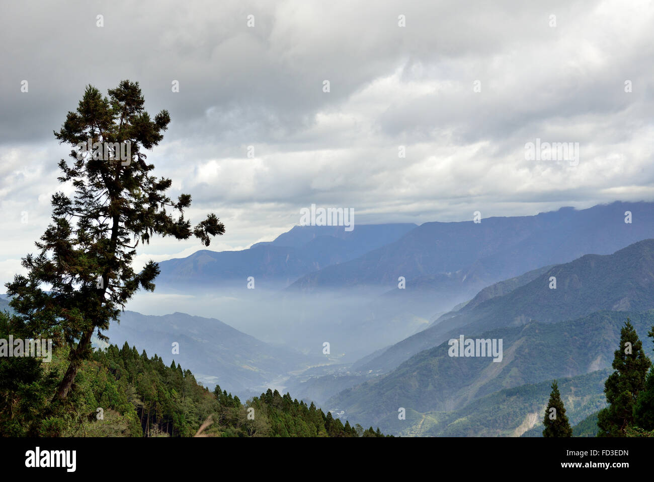 Cloud outside hi-res stock photography and images - Alamy