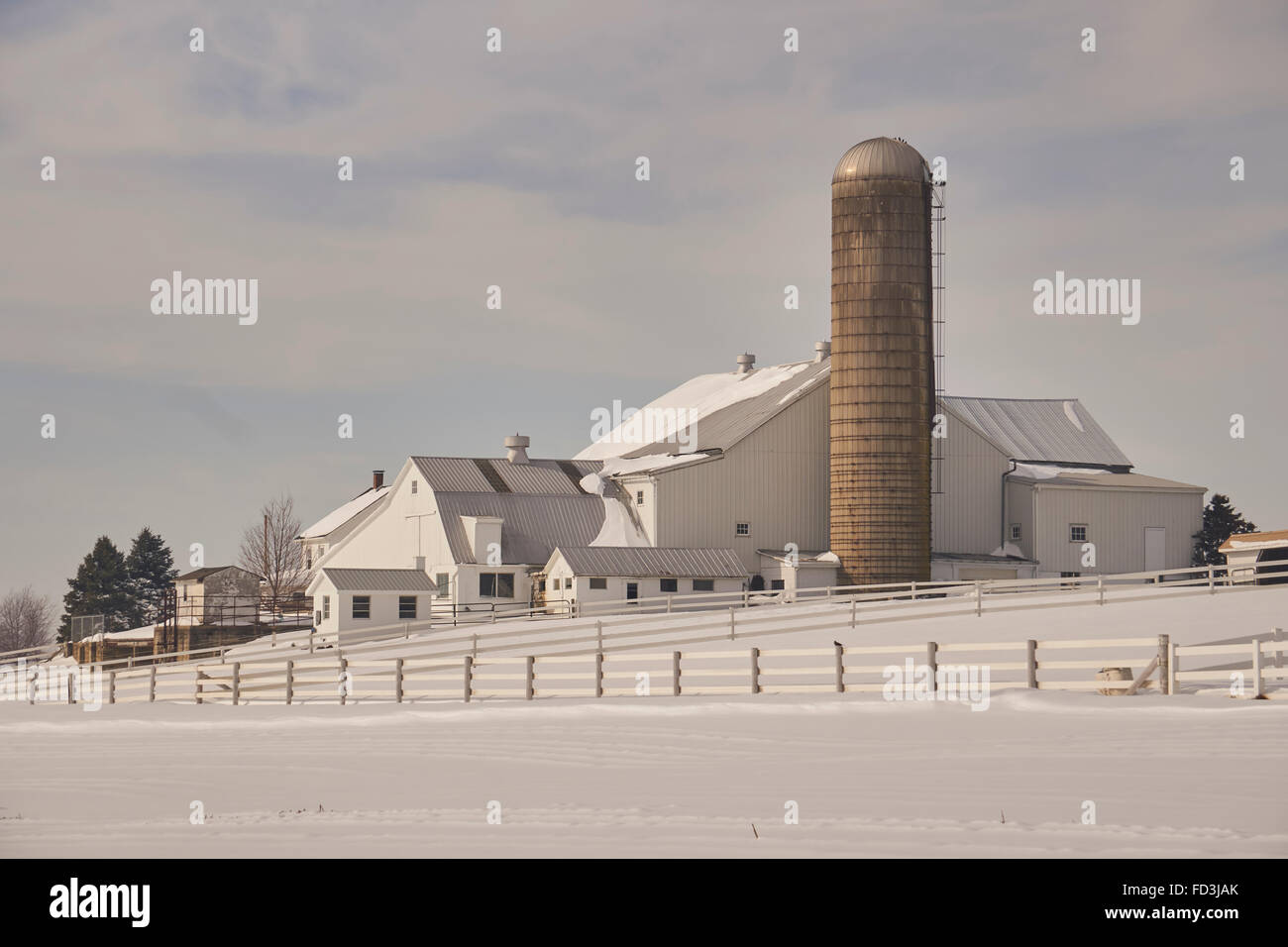 Farm country in Winter snow, Lancaster County, Pennsylvania, USA Stock ...