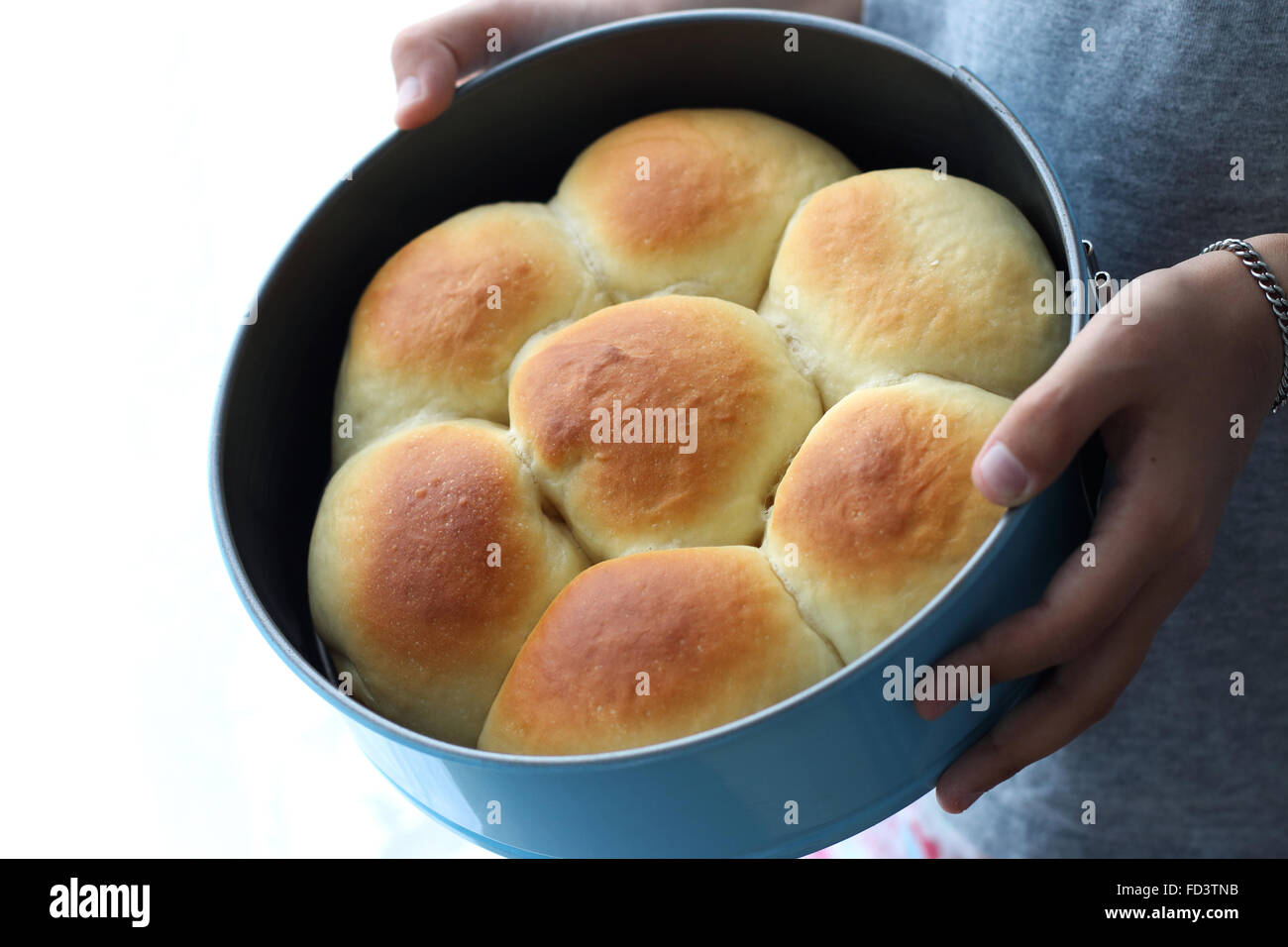 Freshly baked burger buns hi-res stock photography and images - Alamy