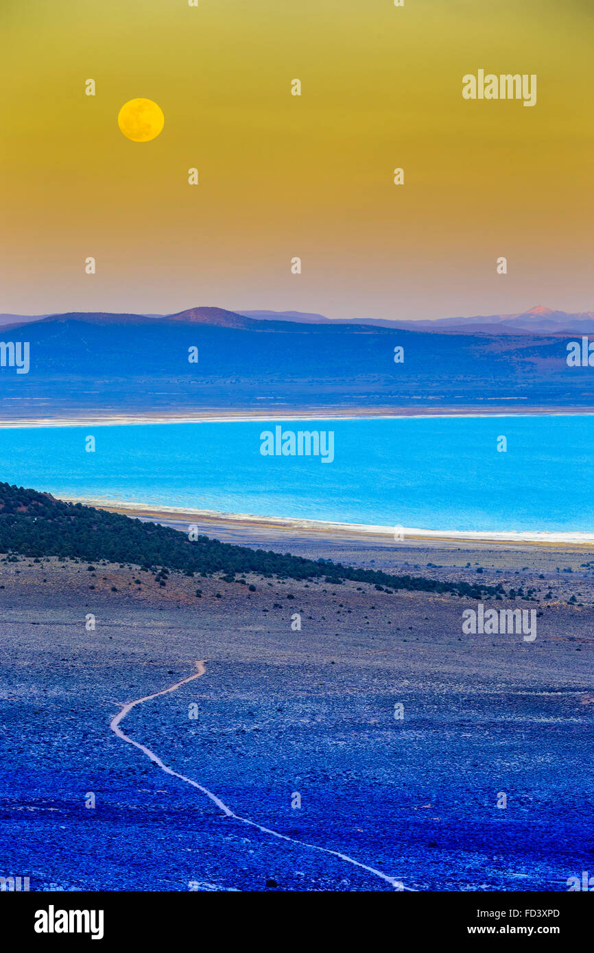 Sierra moonrise hi-res stock photography and images - Alamy