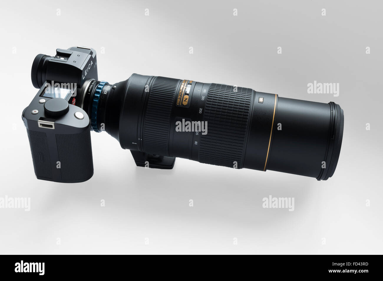 Leica SL Camera Body fitted with Nikon 80-400 VR zoom Stock Photo - Alamy